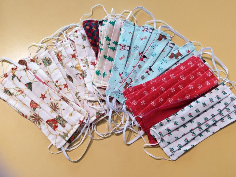 Homemade Christmas Gifts: Festive Face Masks